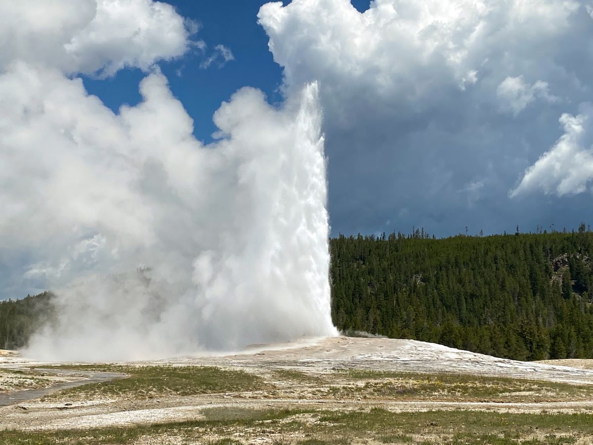 The Ultimate 9-Day Yellowstone and Grand Teton Itinerary (+ Maps ...