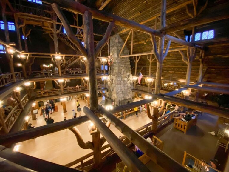 The Ultimate Yellowstone Bucket List: Top 17 Things to See & Do ...