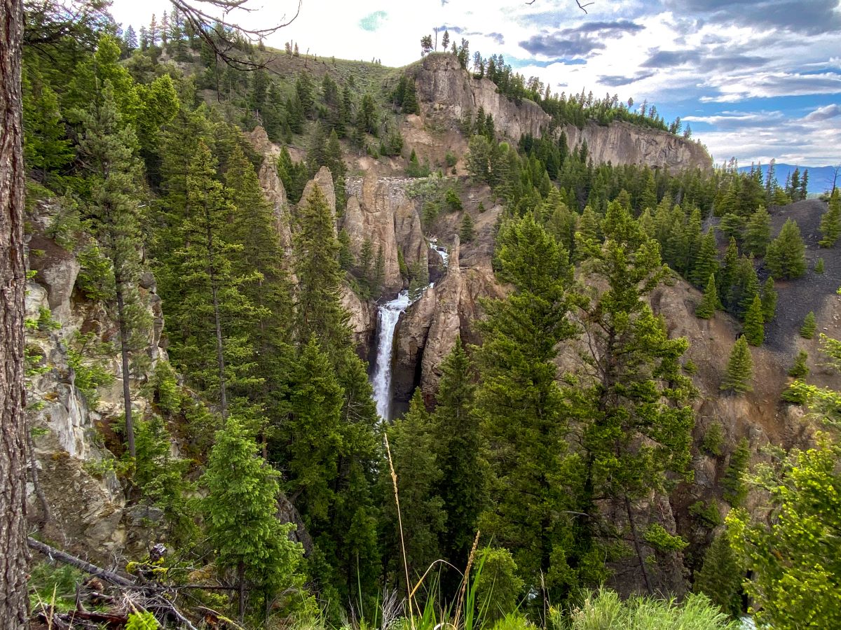 The Ultimate Yellowstone Bucket List: Top 17 Things to See & Do ...
