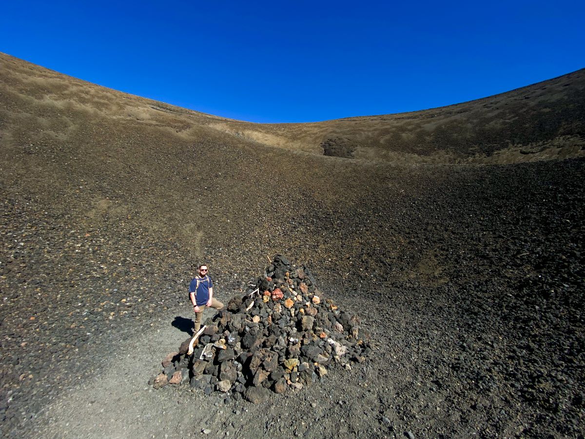 How to Hike the Cinder Cone Trail in Lassen Volcanic National Park ...