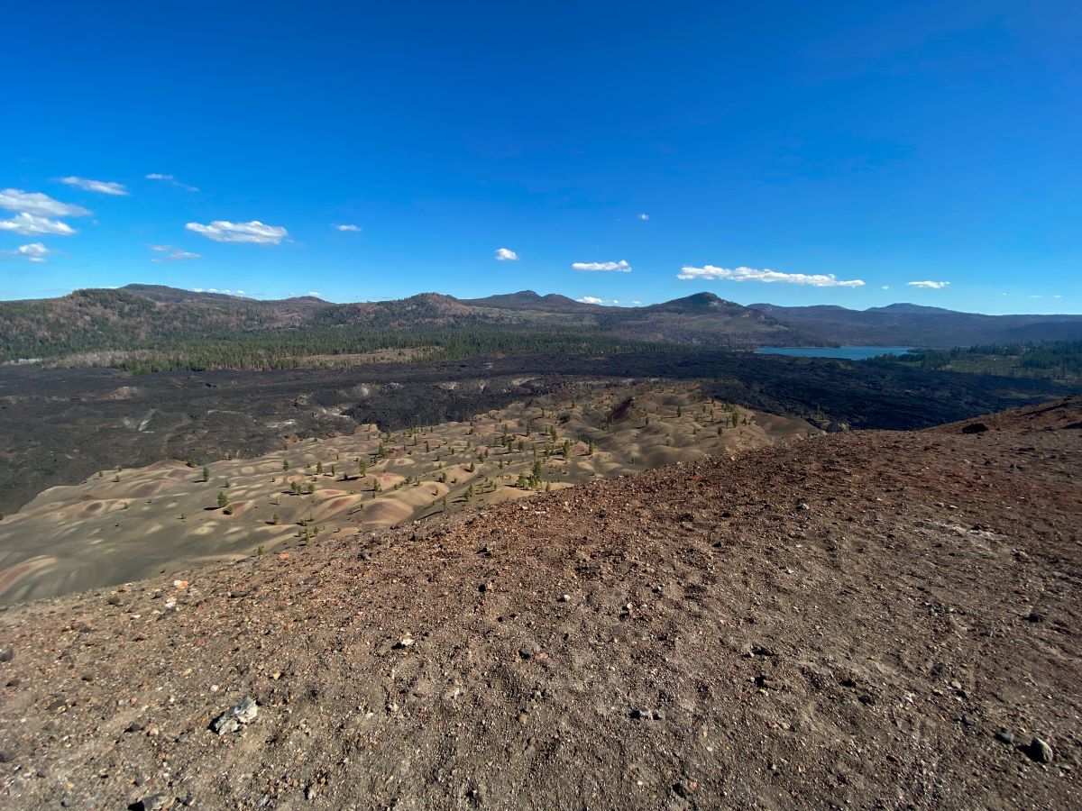 How to Hike the Cinder Cone Trail in Lassen Volcanic National Park ...