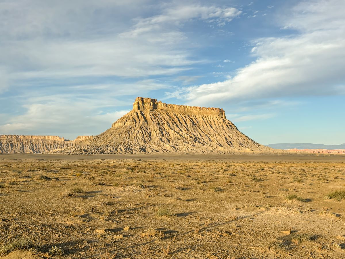 How to Visit Factory Butte and the Moonscape Overlook in Hanksville ...